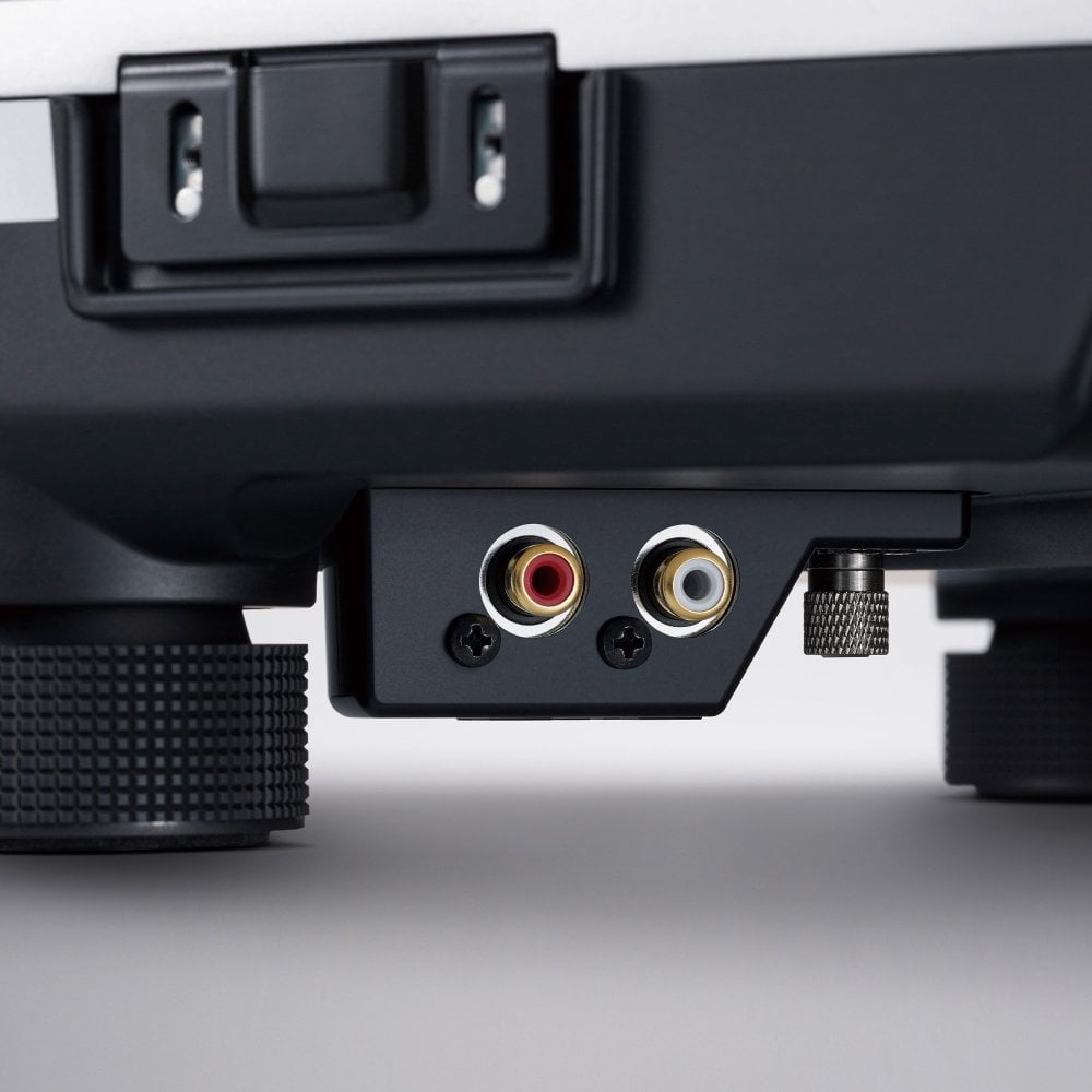 Technics SL 1200 MK7 Direct Drive DJ Turntable