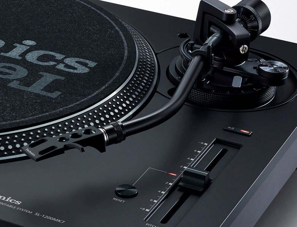 Technics SL-1210 MK7 Direct Drive DJ Turntable